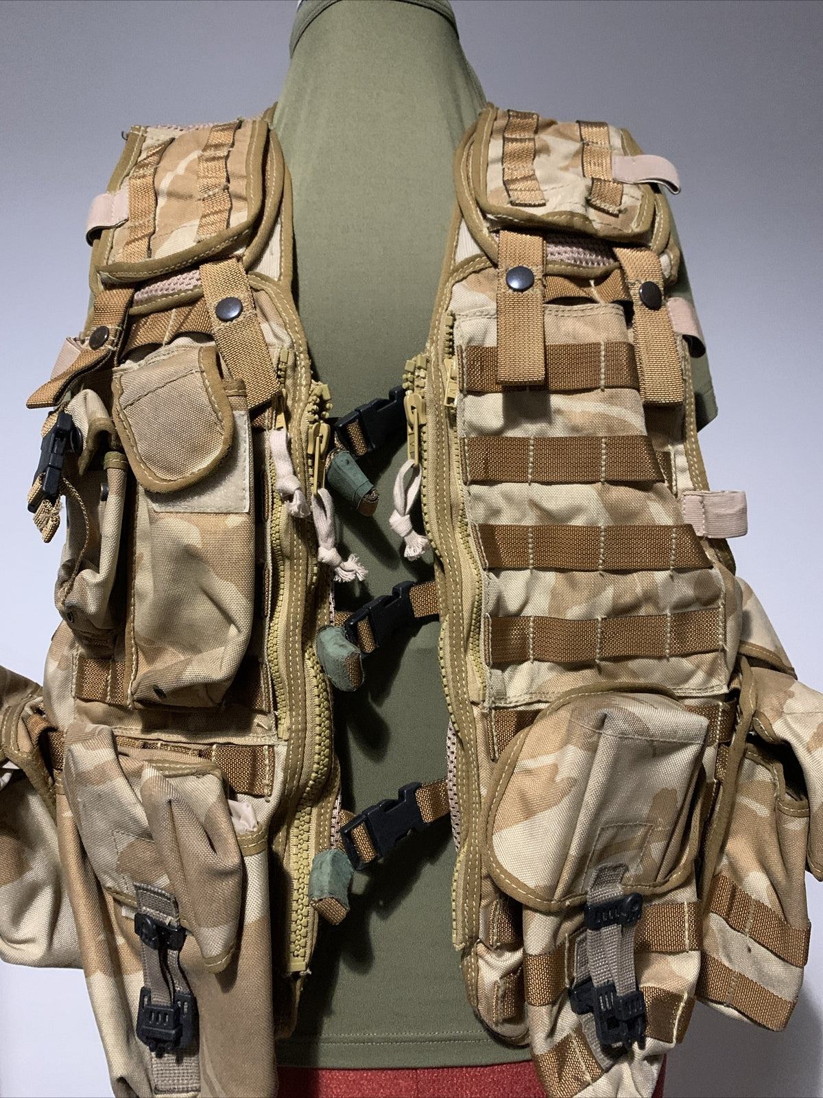 British Army Desert DPM Tactical load carrying Assault Vest with 7 Pou ...